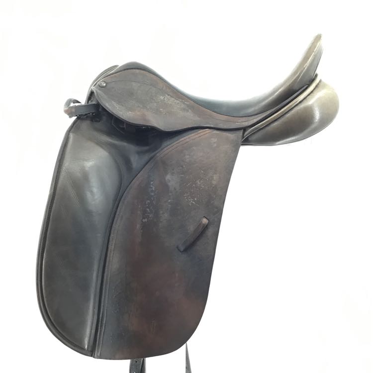 17" County Connection used dressage saddle B – Maryland Saddlery